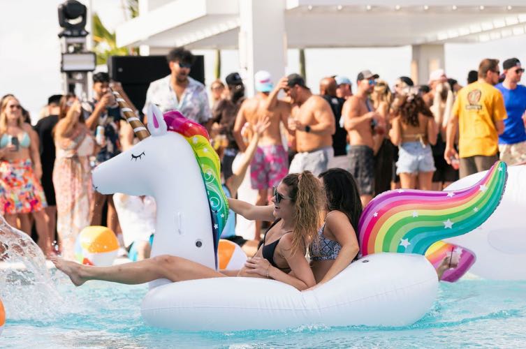 Venue for Private Rooftop Party in Fort Lauderdale | The Easton Rooftop Pool & Lounge